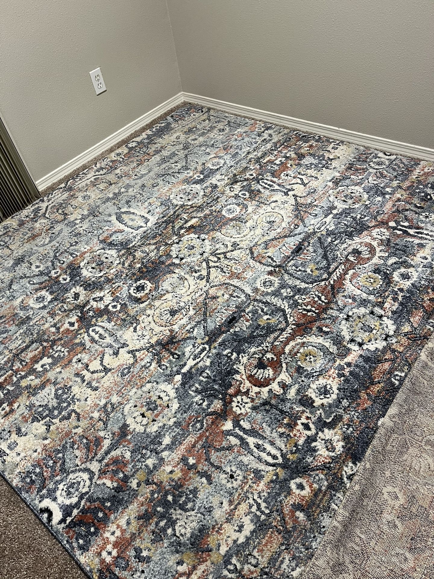 Beautiful Area Rug for Sale in Everett, WA - OfferUp