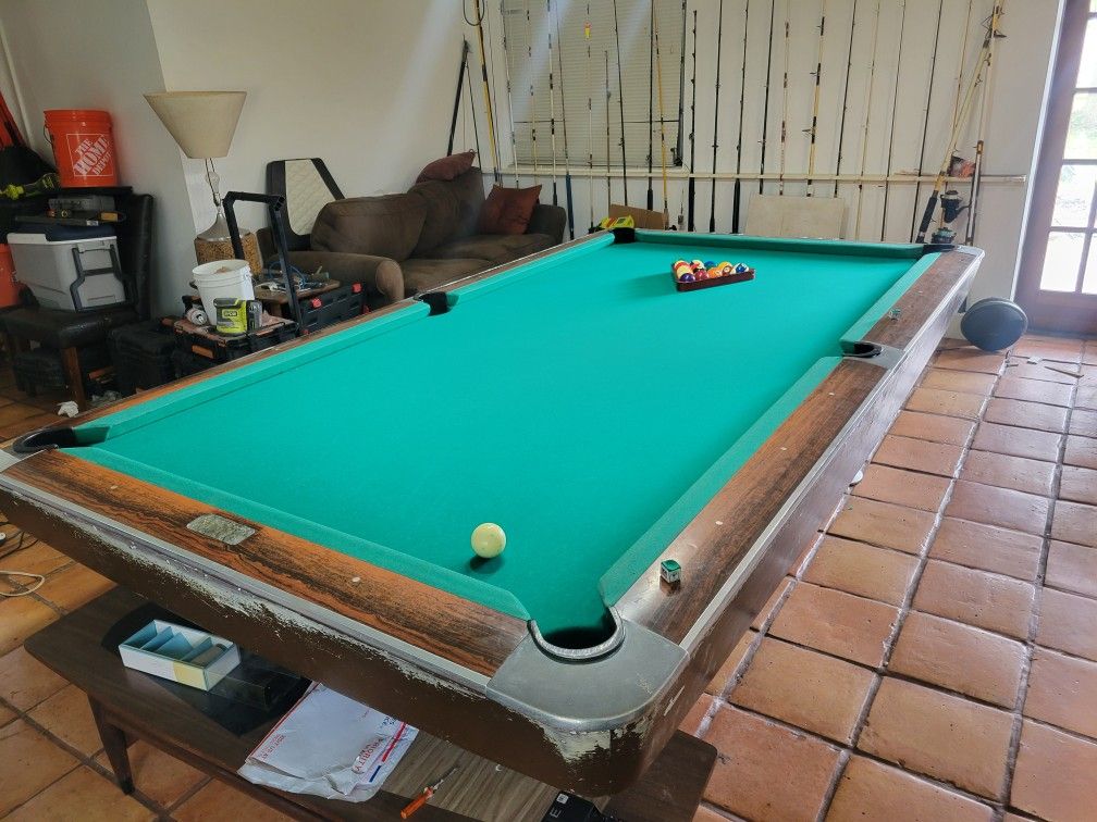 Billiard Pool Table Brunswick 9 Ft for Sale in Miami, FL - OfferUp