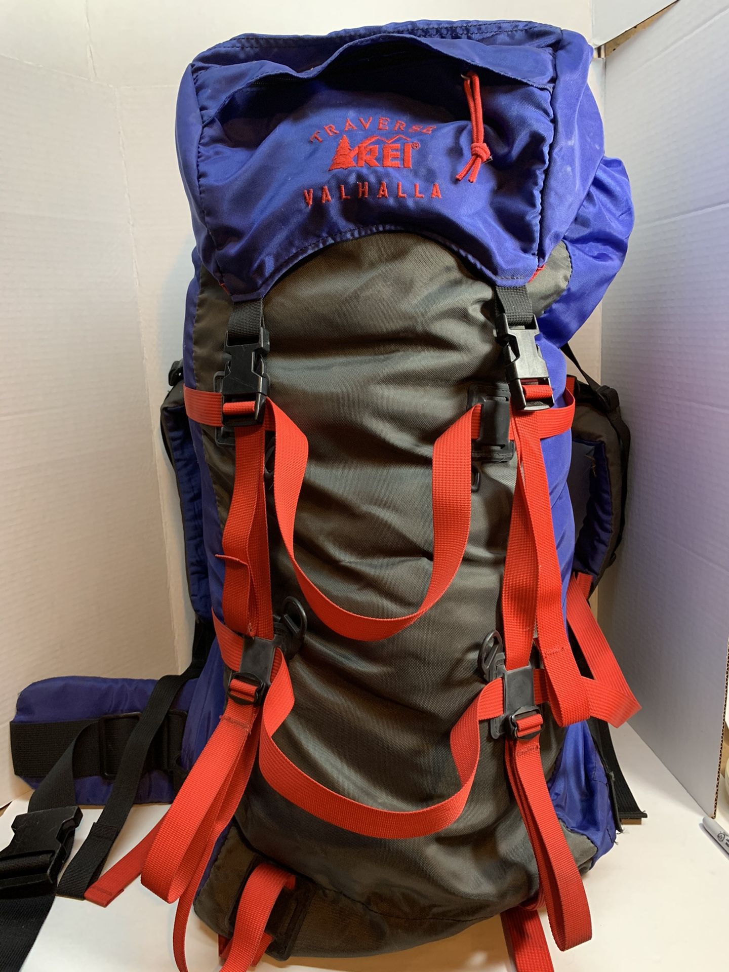 REI Traverse Valhalla backpack for Sale in Everett, WA - OfferUp