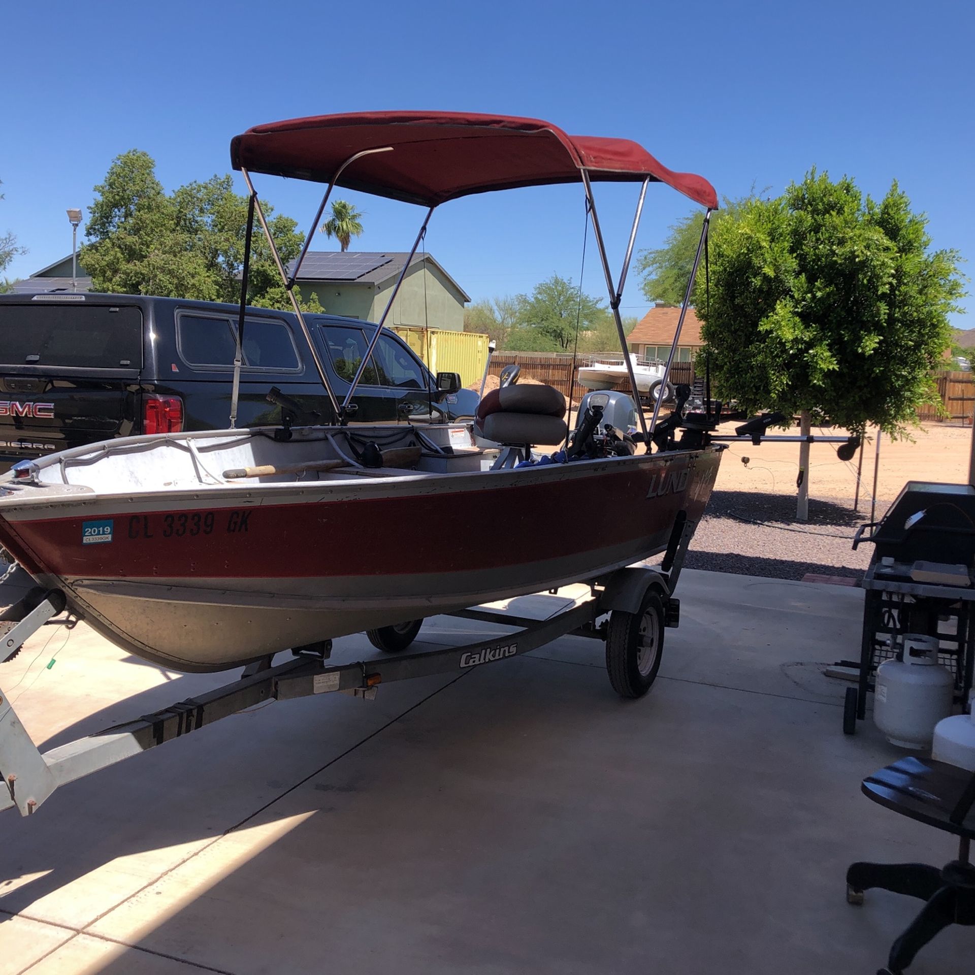 14’ Lund Aluminum Fishing Boat for Sale in Glendale, AZ - OfferUp