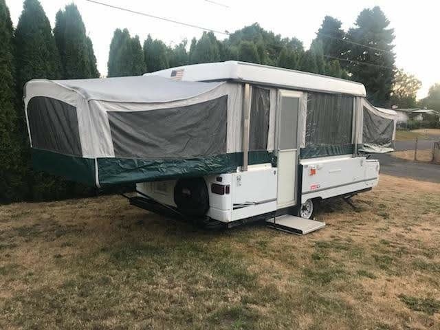 2001 Coleman Fleetwood Utah tent trailer camper for Sale in Bremerton ...