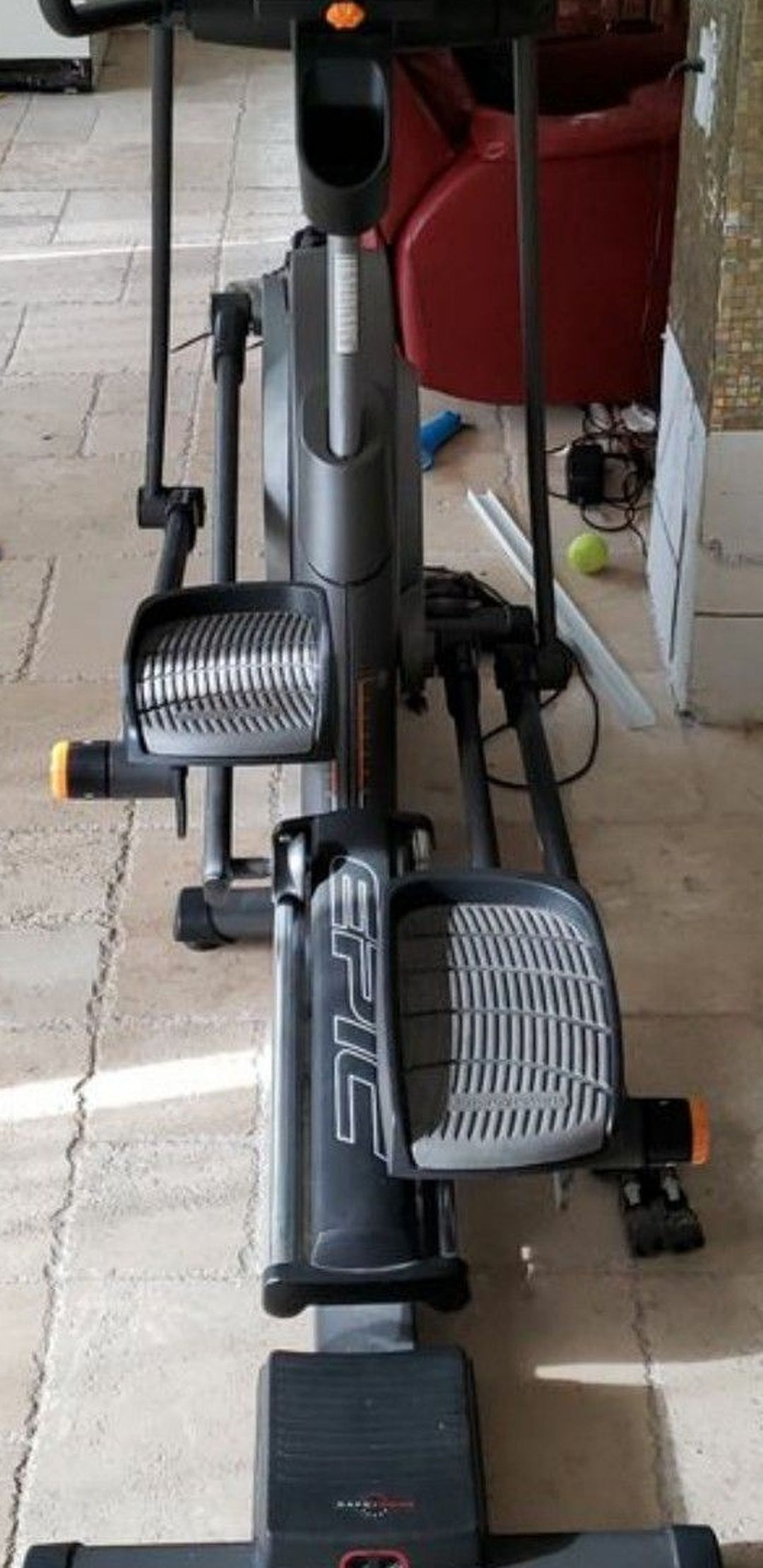 (Epic A30e) elliptical machine for Sale in Fort Lauderdale, FL - OfferUp