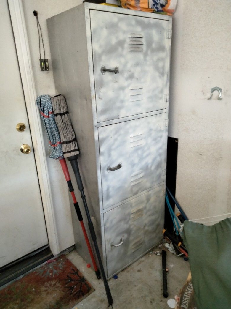 Tall Metal Storage Locker 6ft for Sale in Glmn Hot Spgs, CA - OfferUp