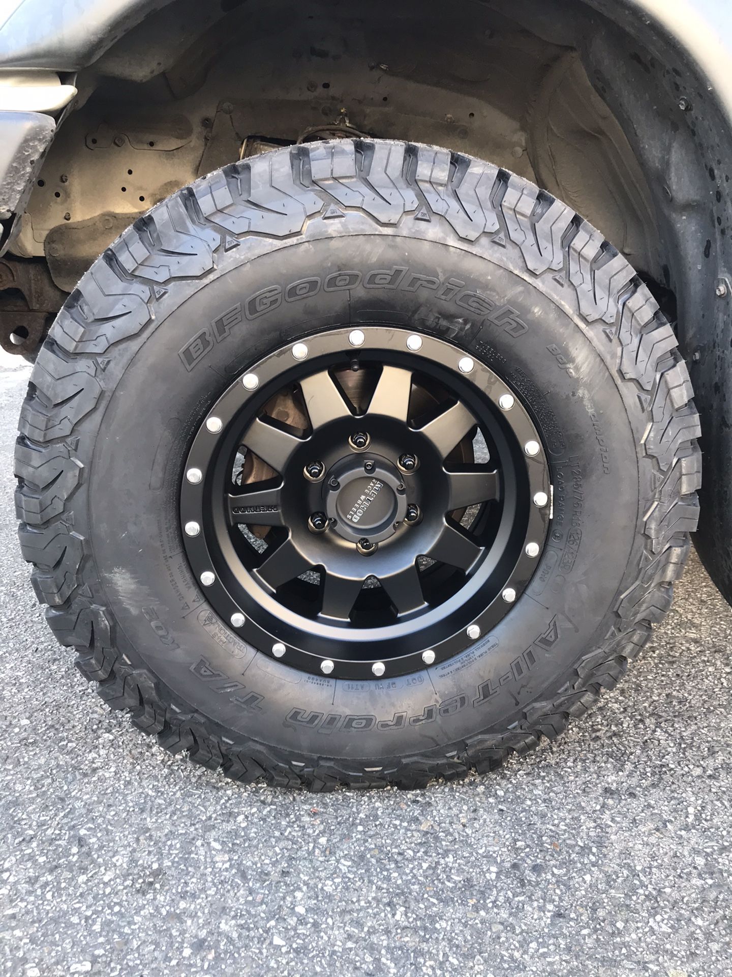 Method mr301 with Bfgoodrich ko2 285/75/16 Tacoma Silverado for Sale in ...