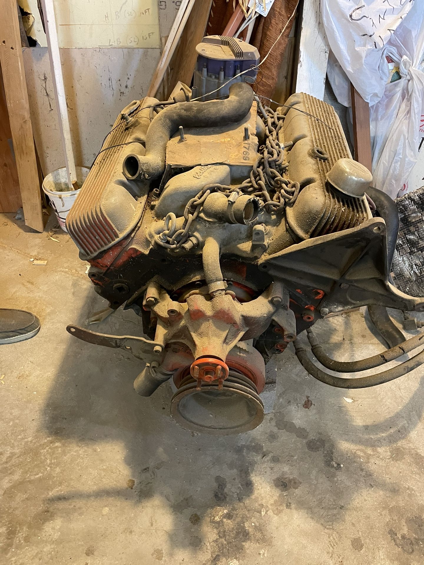 454 Chevy engine complete without a carburetor for Sale in Whittier, CA ...