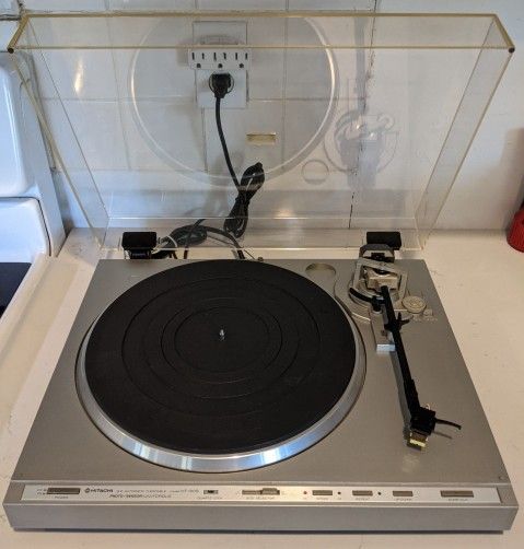 Vintage Hitachi Quartz Direct Drive Turntable Record Player for Sale in ...