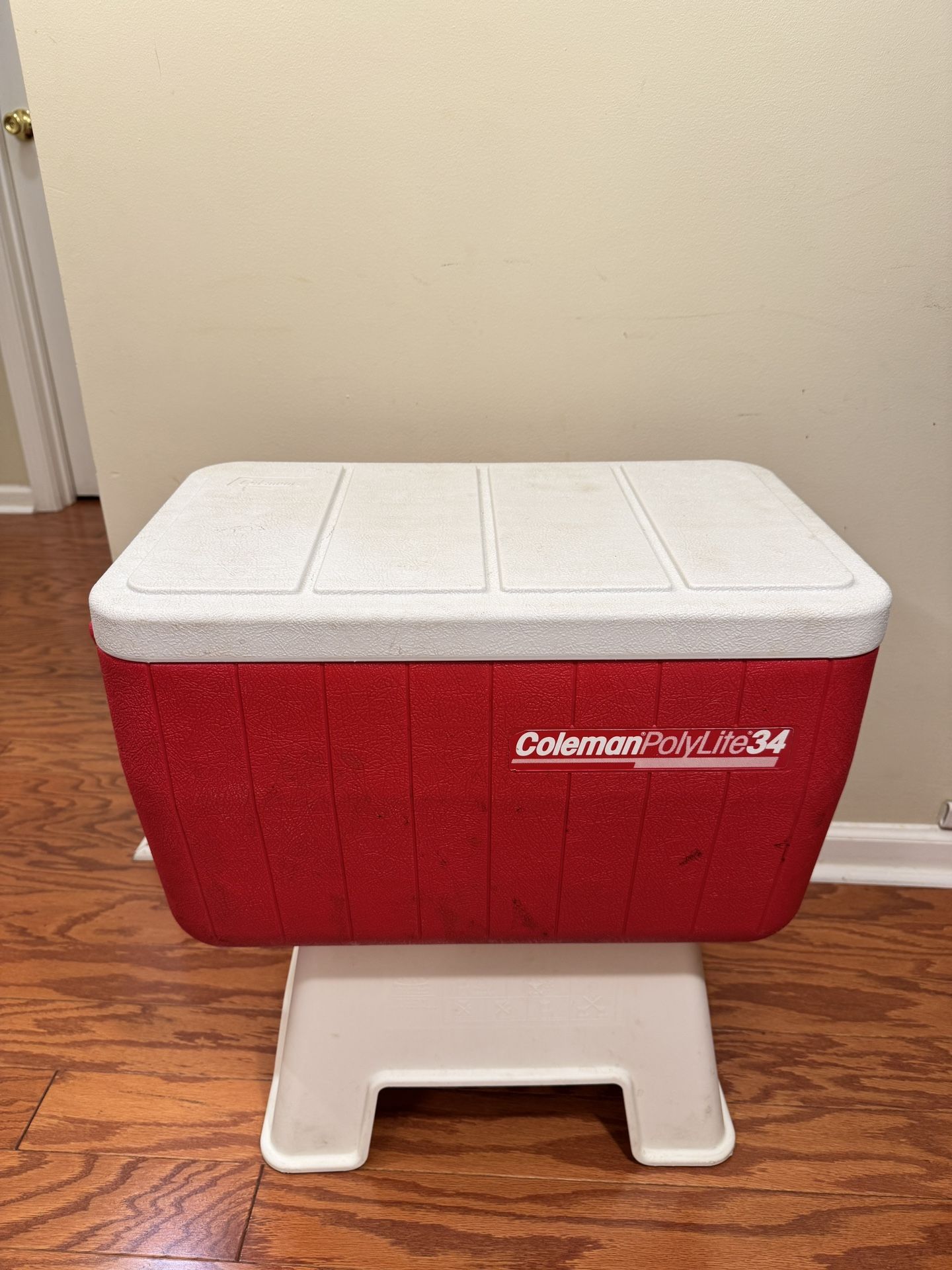 ColemanPolyLite34 portable insulated box, a renowned brand for Sale in ...