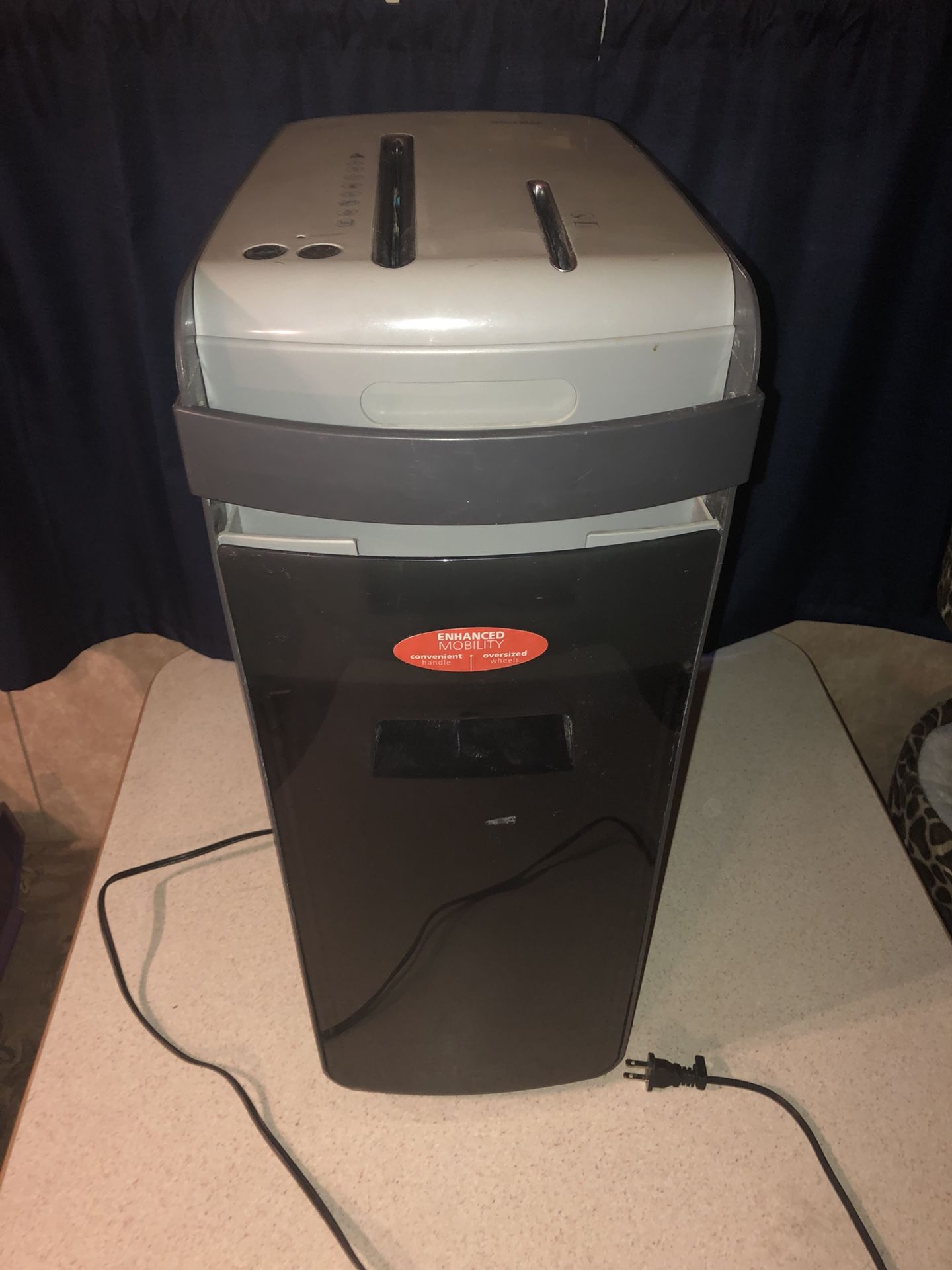 Office Max OM99733 Crosscut paper shredder for Sale in San Jose, CA ...
