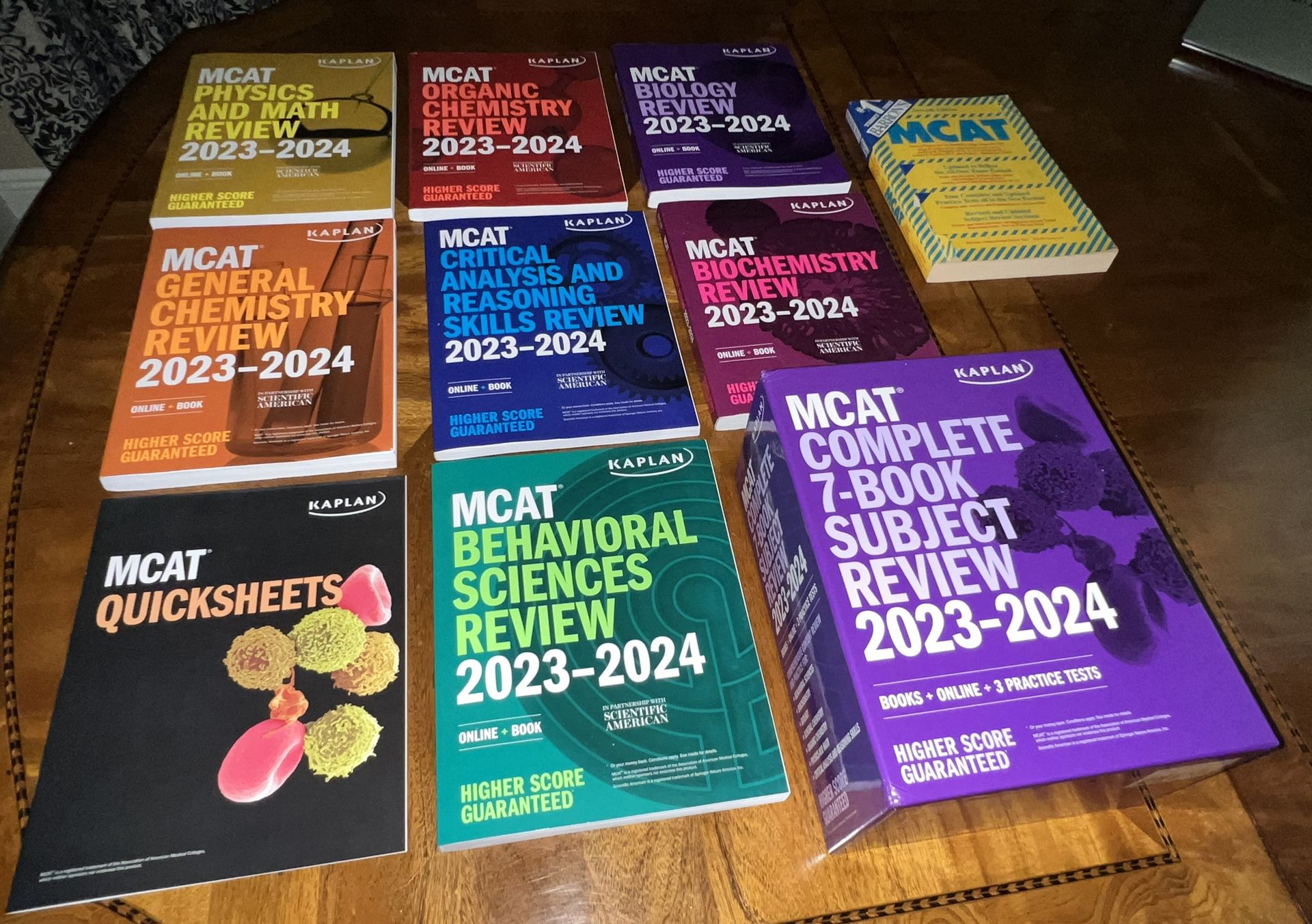 MCAT prep books Kaplan 23-24, Official Guide to the New MCAT Exam 5th ...