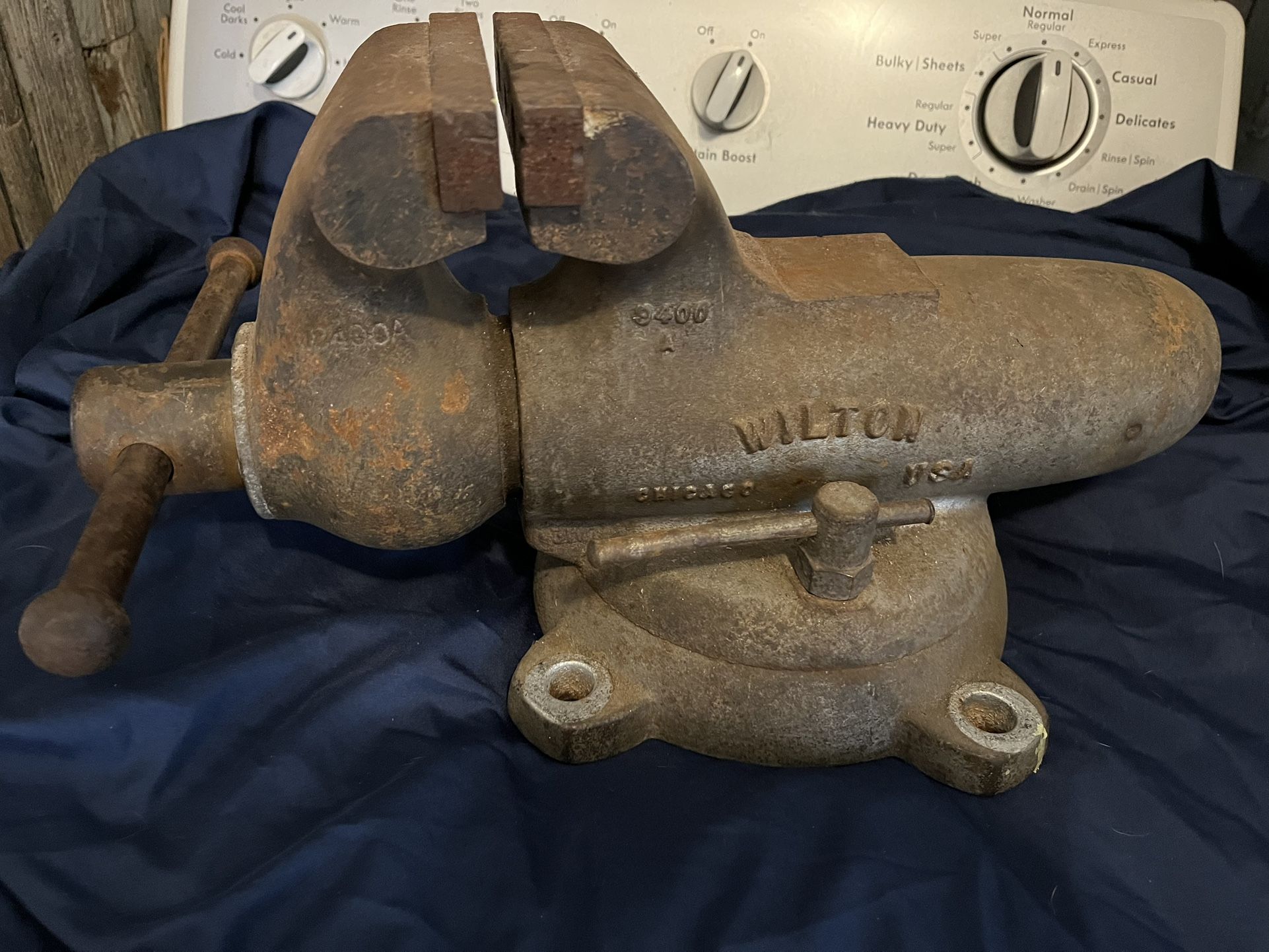 1955 Wilton Bullet Vise. 4 1/2” Jaws. for Sale in Elmhurst, IL - OfferUp