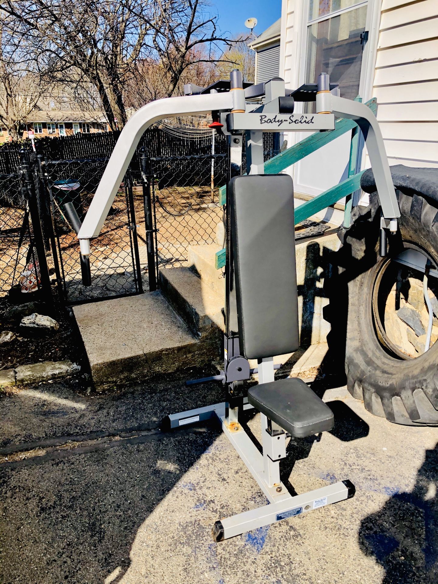 BODY SOLID PEC DECK GYM MACHINE for Sale in Beverly, MA - OfferUp