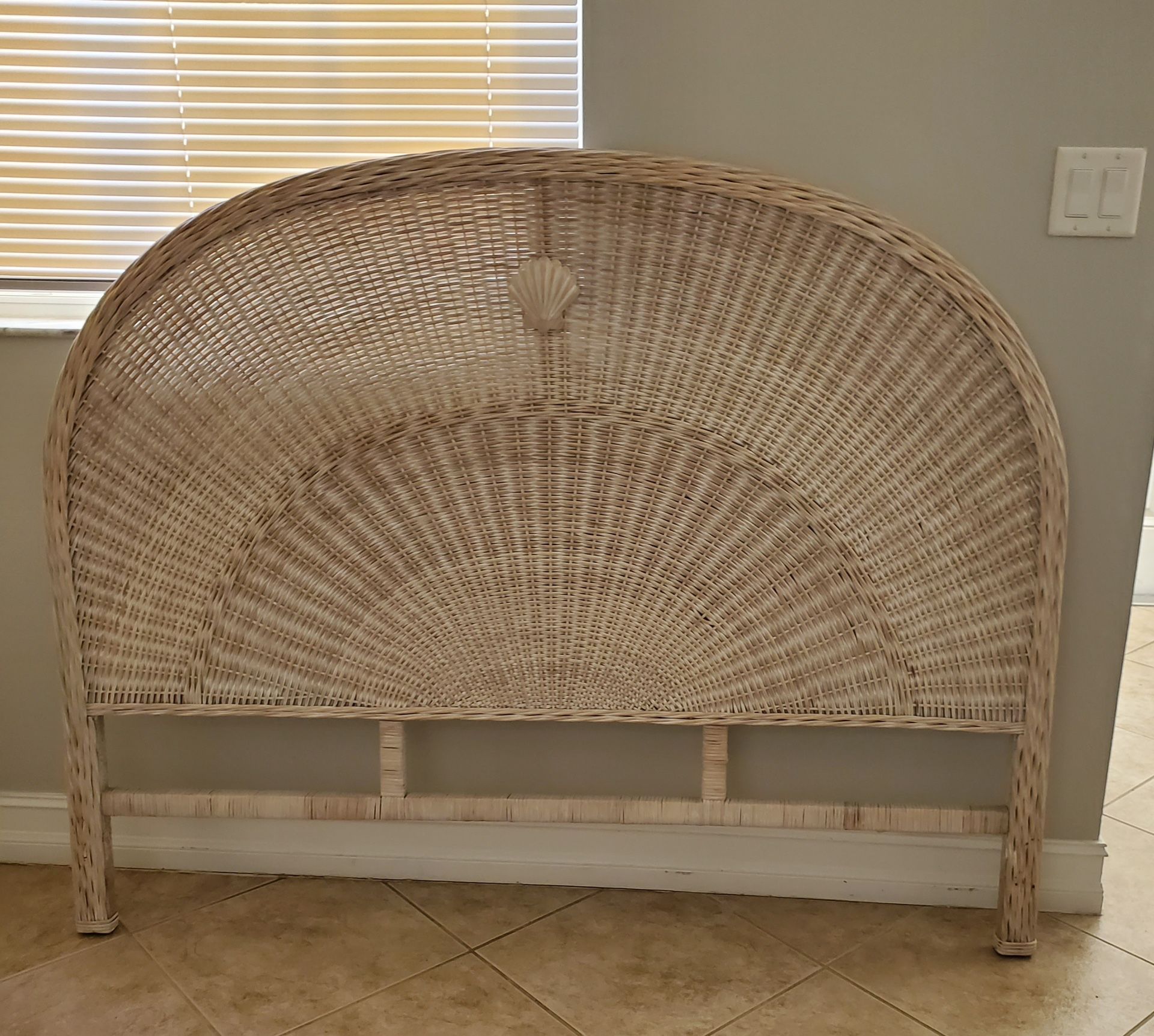Wicker Headboard for Sale in Naples, FL - OfferUp