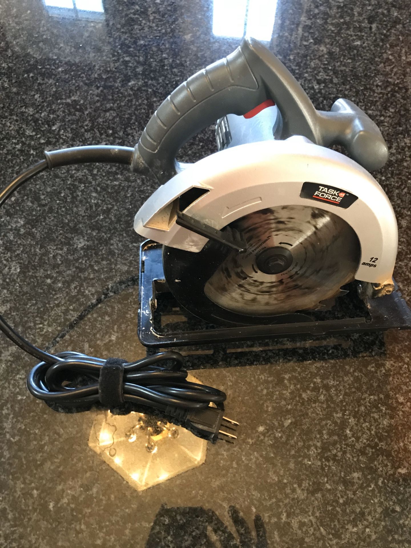 Task Force corded Model 3259 12 Amp 7 1/4" Circular Saw for Sale in ...