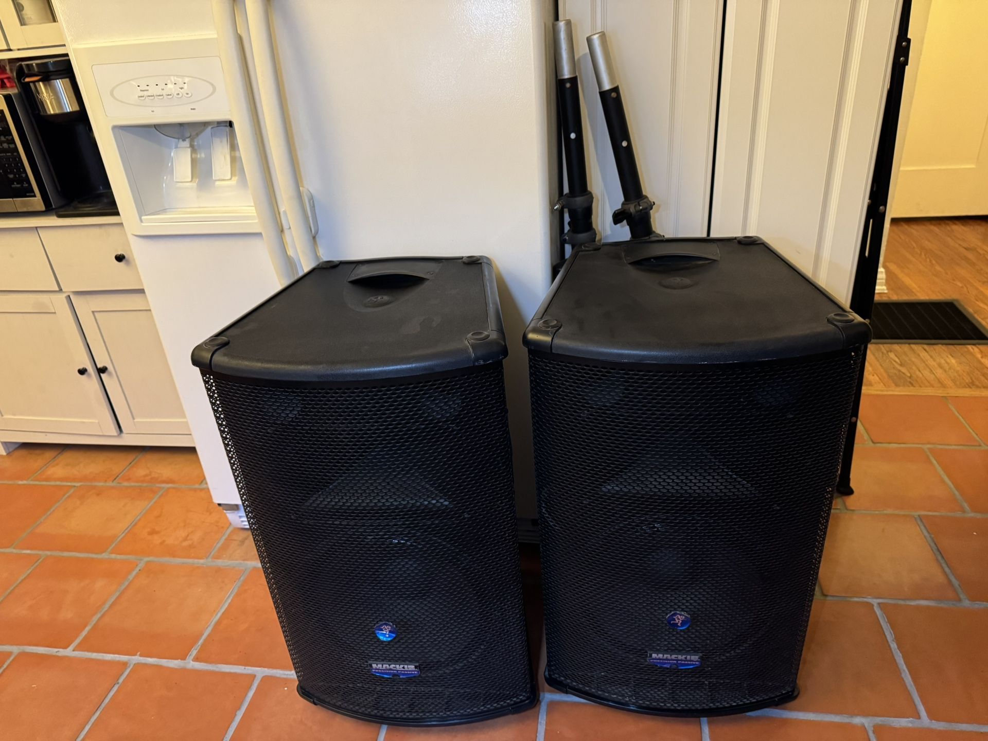 Mackie S215 Full Range Cabinet Speakers (15” woofer + HF horn) for Sale ...