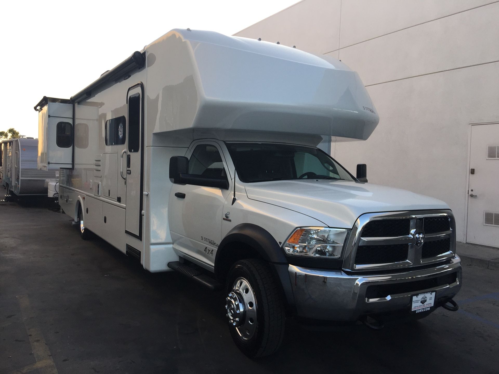Rare 4X4 Dynamax Isata 5 4X4 Motorhome RV for Sale in Seal Beach, CA ...