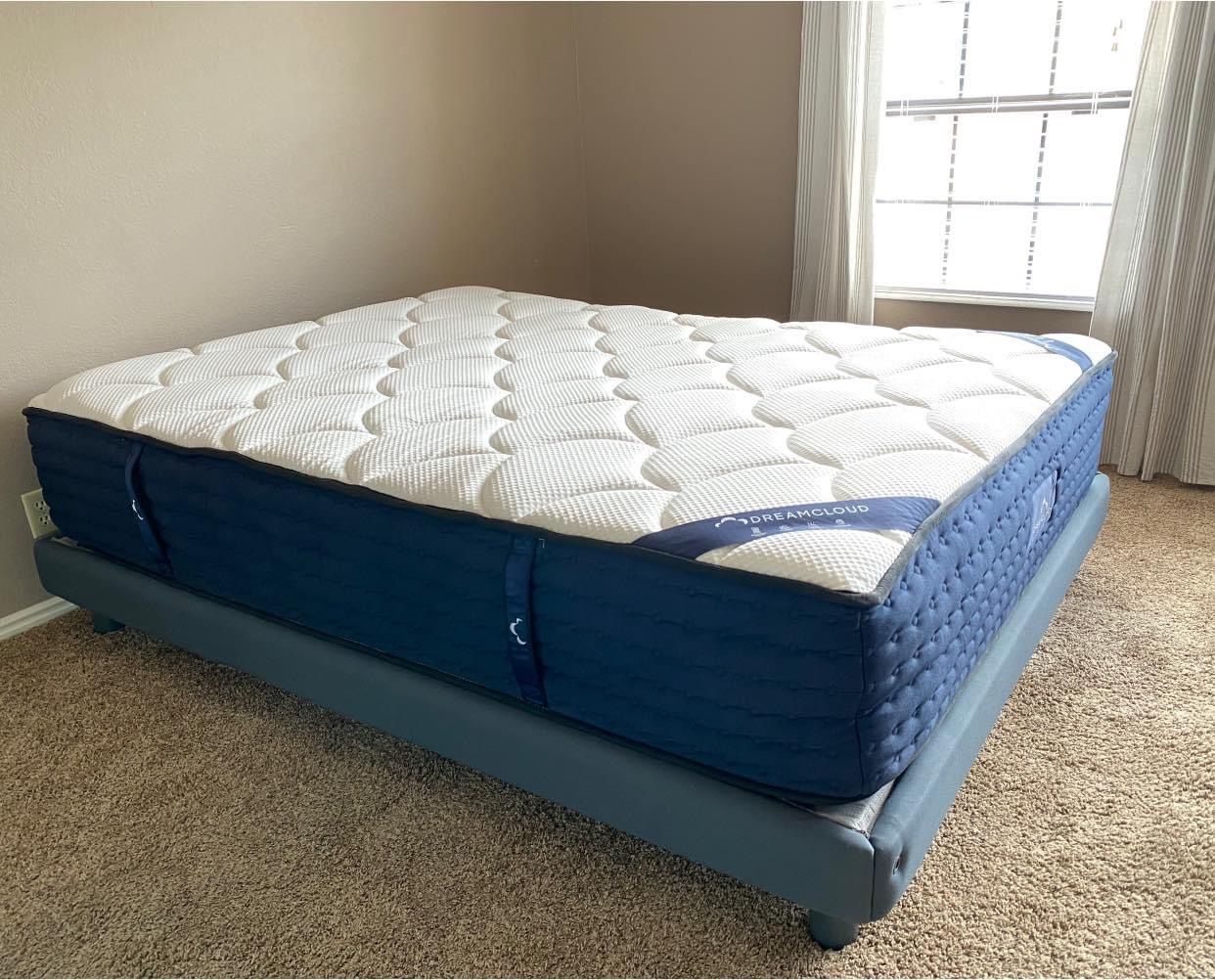 Dreamcloud Queen Mattress- Like New for Sale in Frederick, MD - OfferUp