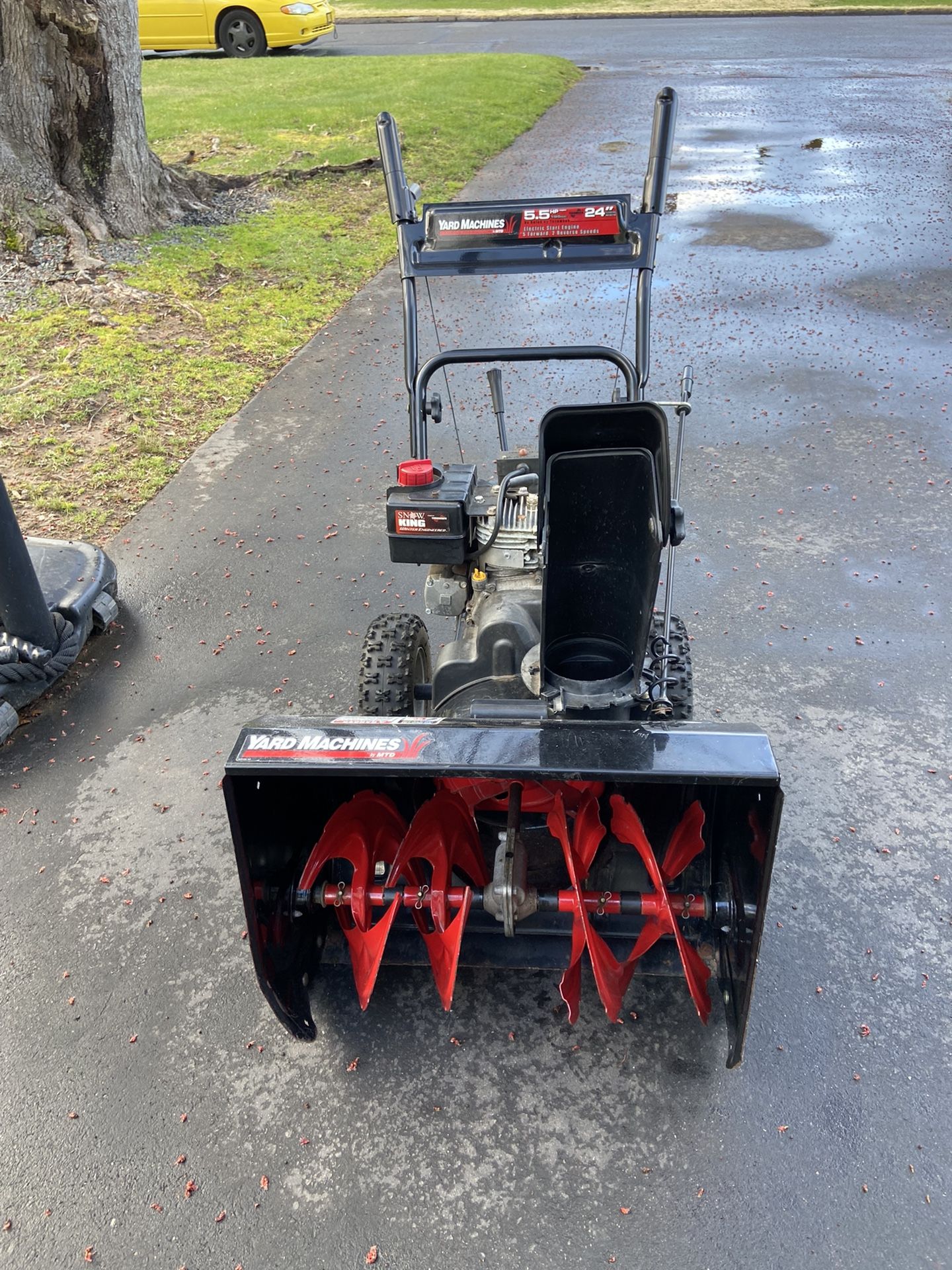 Snowblower Yard Machine, 24”, 5.5 HP with Electric Start Works Great ...