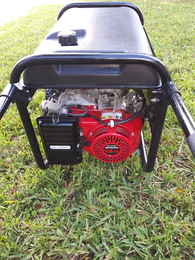 Coleman Powermate 8750 max watts 7000 running watts Honda GX 390 13hp ...