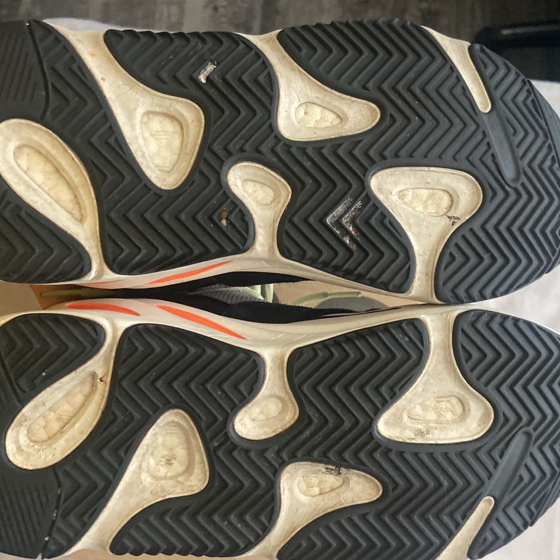 Adidas Yeezy Boost 700 Waverunners Size 8.5 for Sale in Houston, TX ...