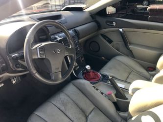 2004 Infiniti G35 Coupe Interior