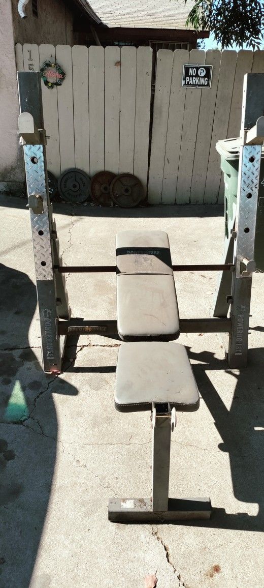 PowerHouse PhC-2000 Workout Bench. for Sale in Chula Vista, CA - OfferUp