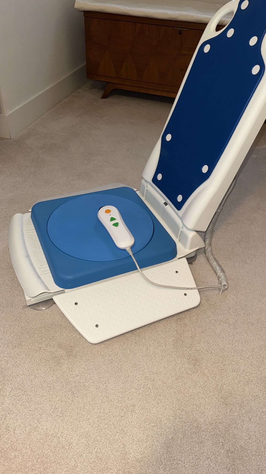 Jiecang Bath Lift for Sale in Spokane, WA - OfferUp