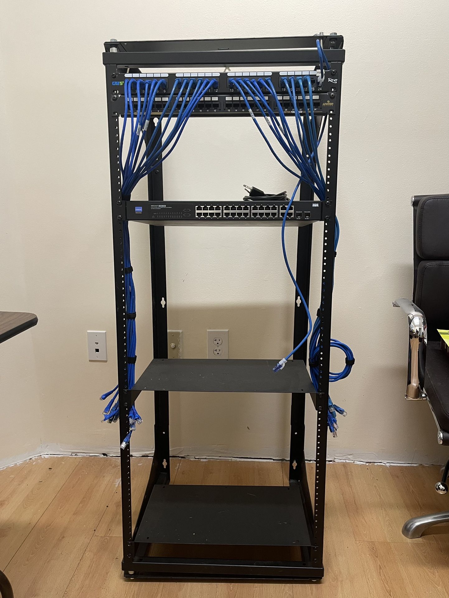 4 Post Open Frame Server / Data Rack for Sale in Miami, FL - OfferUp