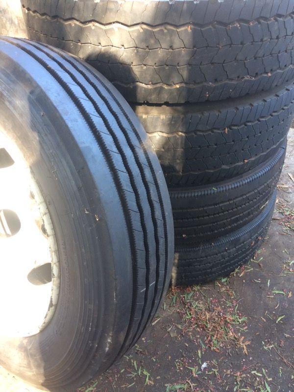 19.5 tires rims for Isuzu NPR NQR NRR Mitsubishi UD hino GMC flatbed ...