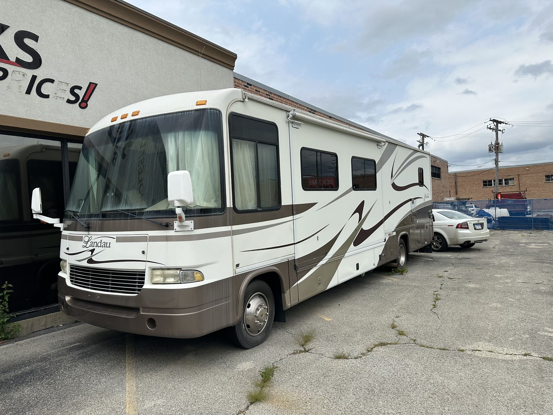 Georgie Boy LANDAU RV for Sale in Elk Grove Village, IL - OfferUp
