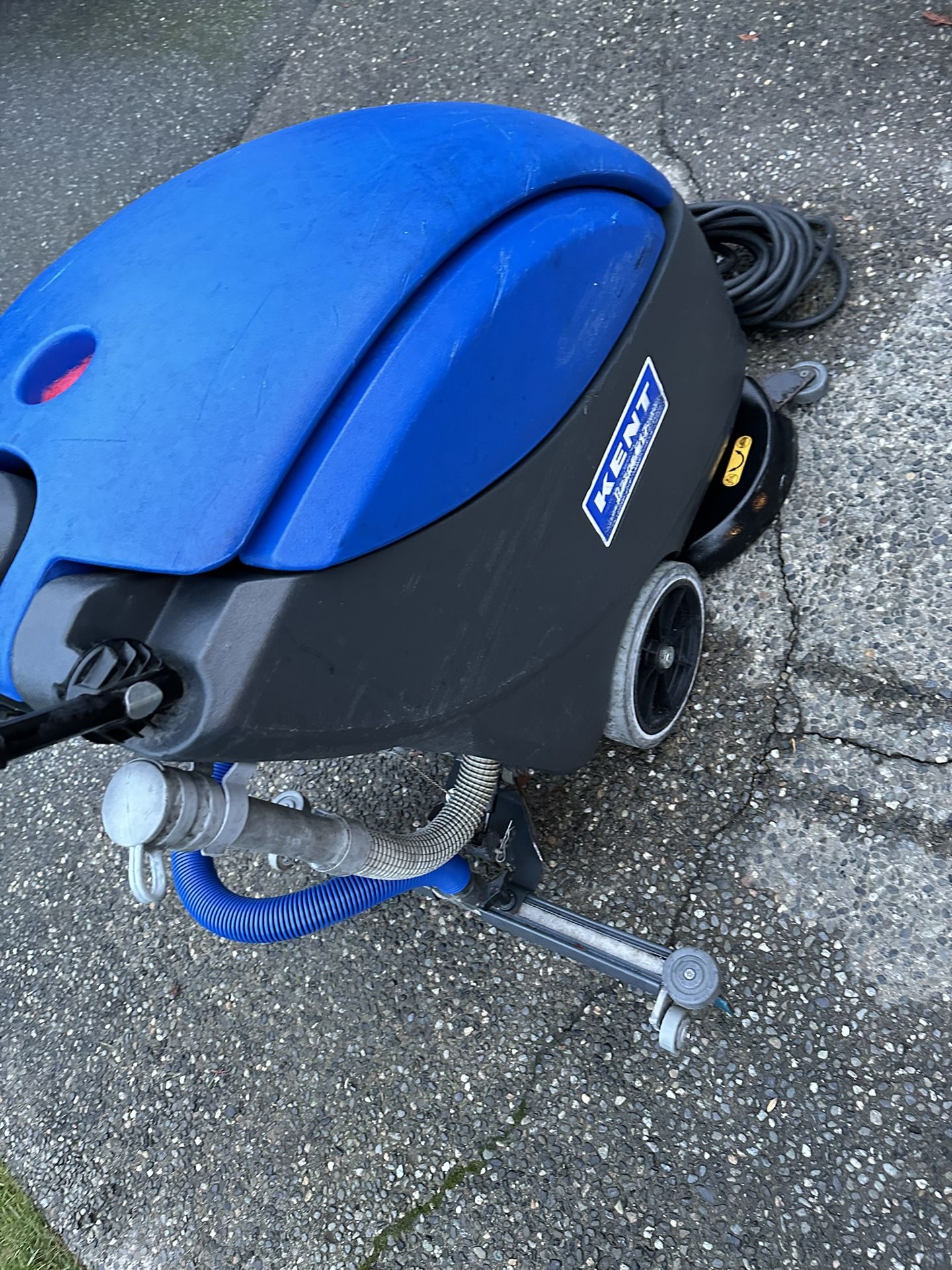 Nilfisk Advance Kent Razor E17 Floor Scrubber. Floor Machine for Sale ...