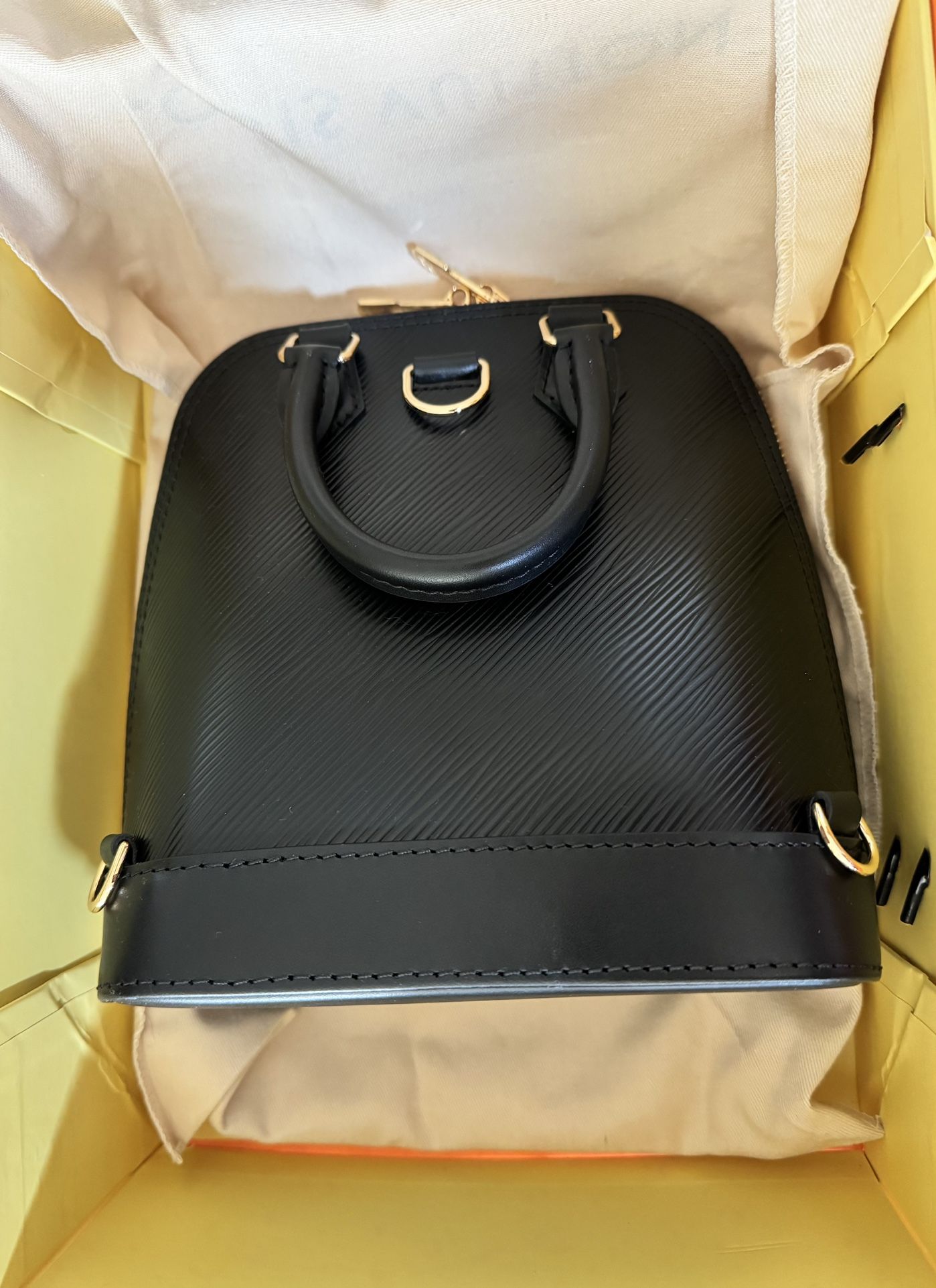 Alma Backpack(Black) for Sale in Houston, TX - OfferUp