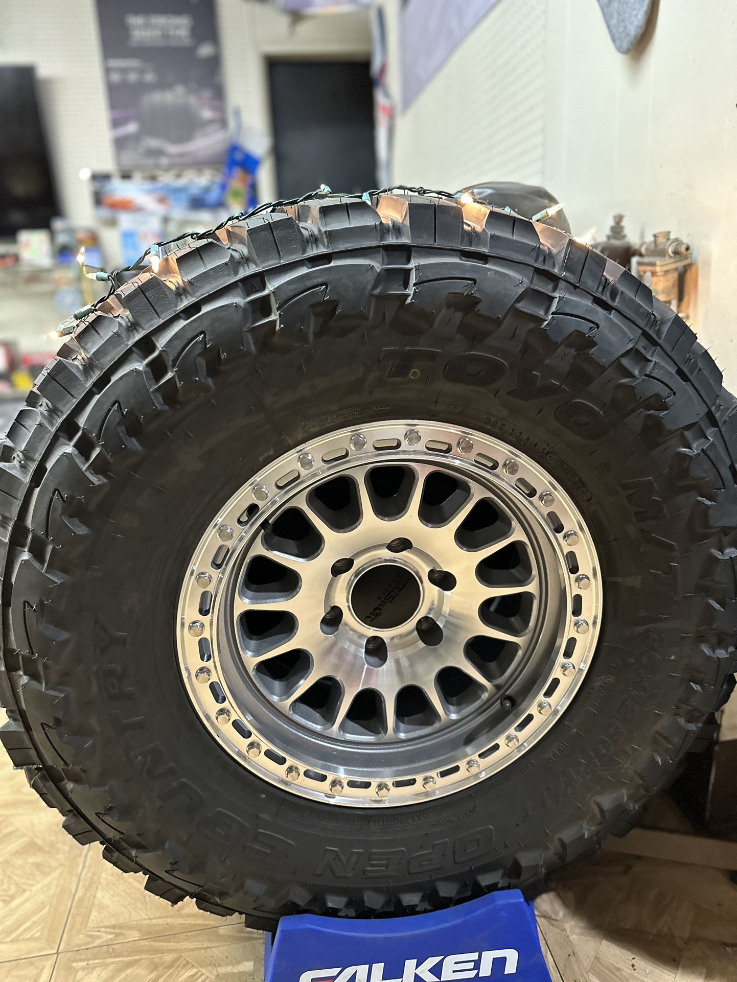 New Set Of (4) 35x12.50r17 Toyo MT 10 Ply Tires & 17” Tremor Machined ...