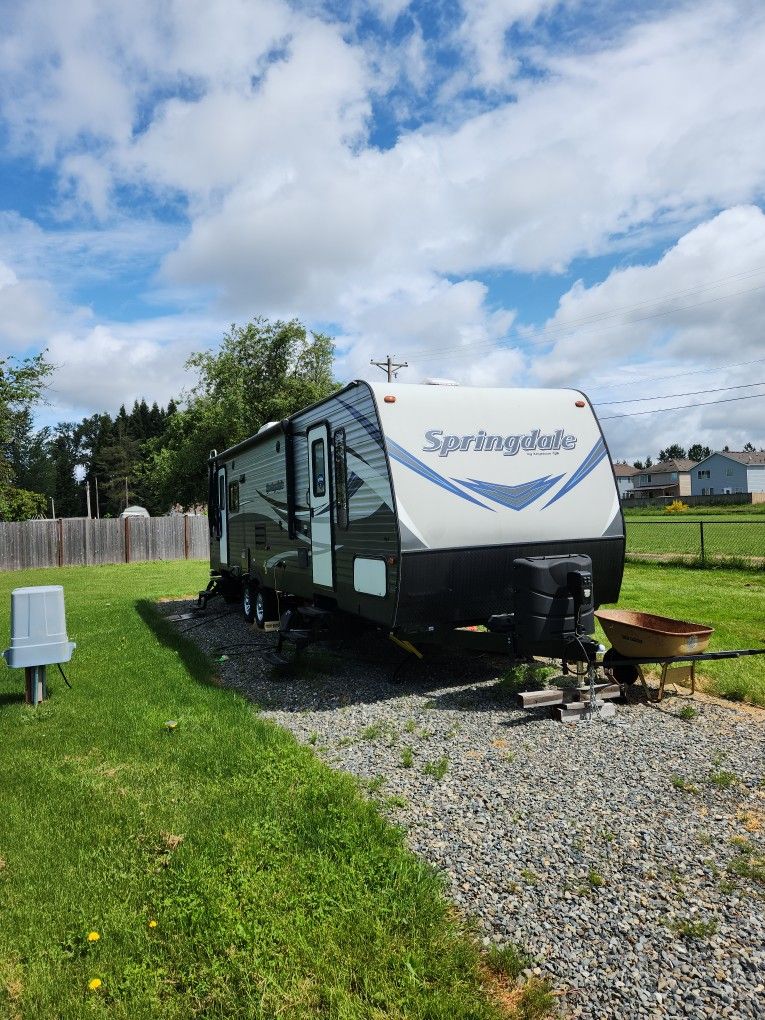 27ft Springdale Travel Trailer for Sale in Gig Harbor, WA - OfferUp