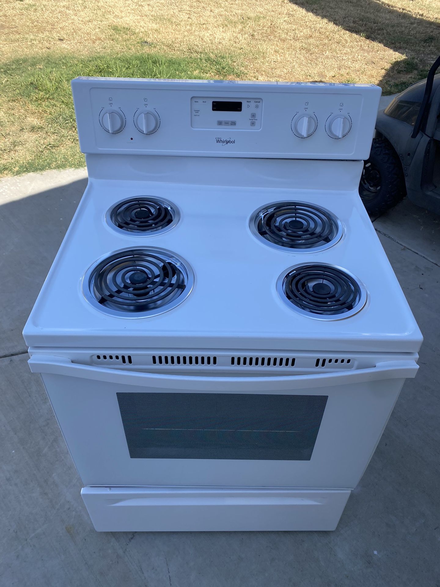 Whirlpool 30 Inch (Electric) Freestanding Stove Oven for Sale in Fresno ...
