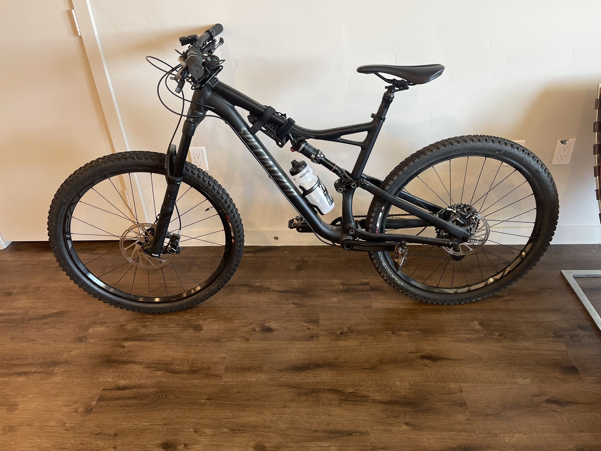 Specialized Stumpjumper Alloy M5 - Mens L for Sale in Irvine, CA - OfferUp