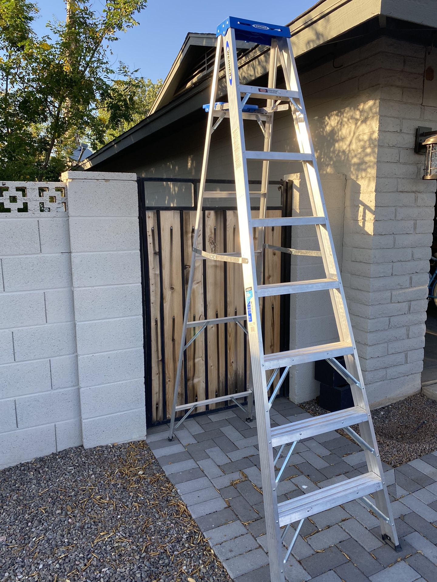 Werner 8ft aluminum ladder for Sale in Phoenix, AZ - OfferUp