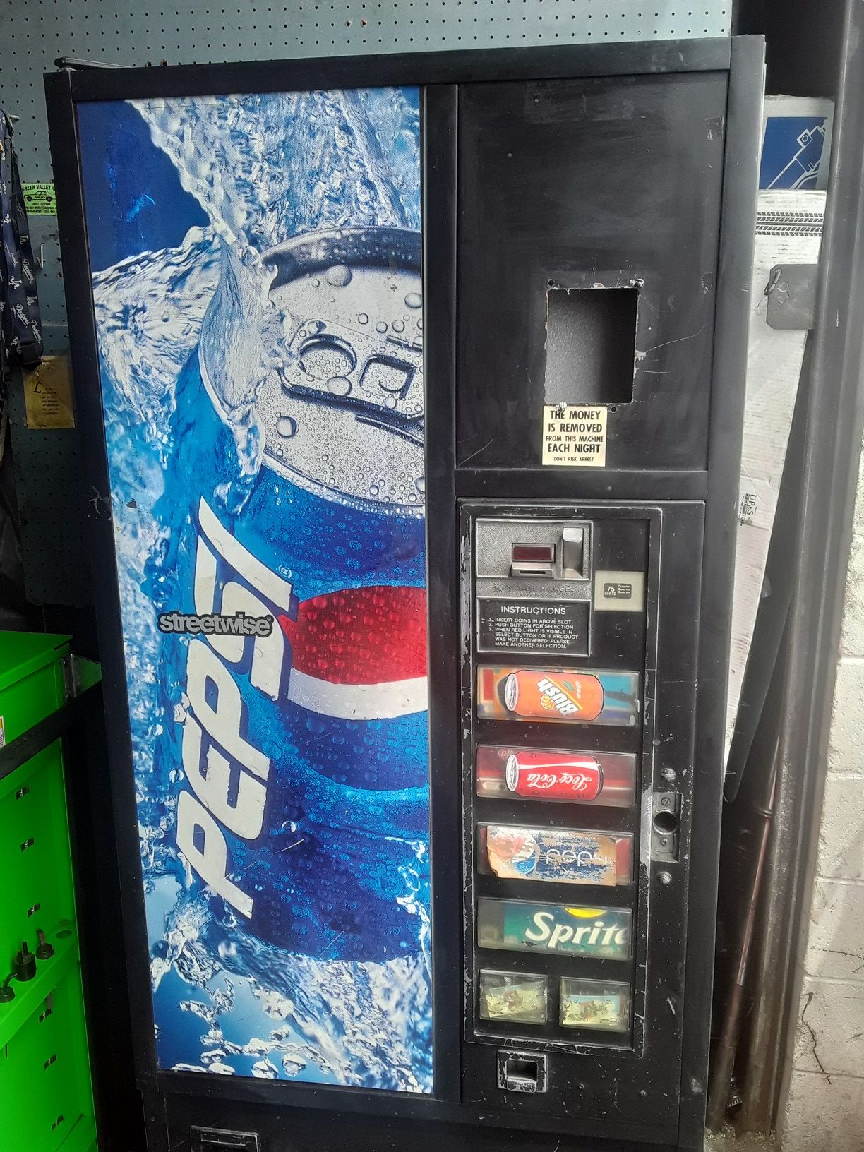 Pepsi vending machine for Sale in El Monte, CA - OfferUp