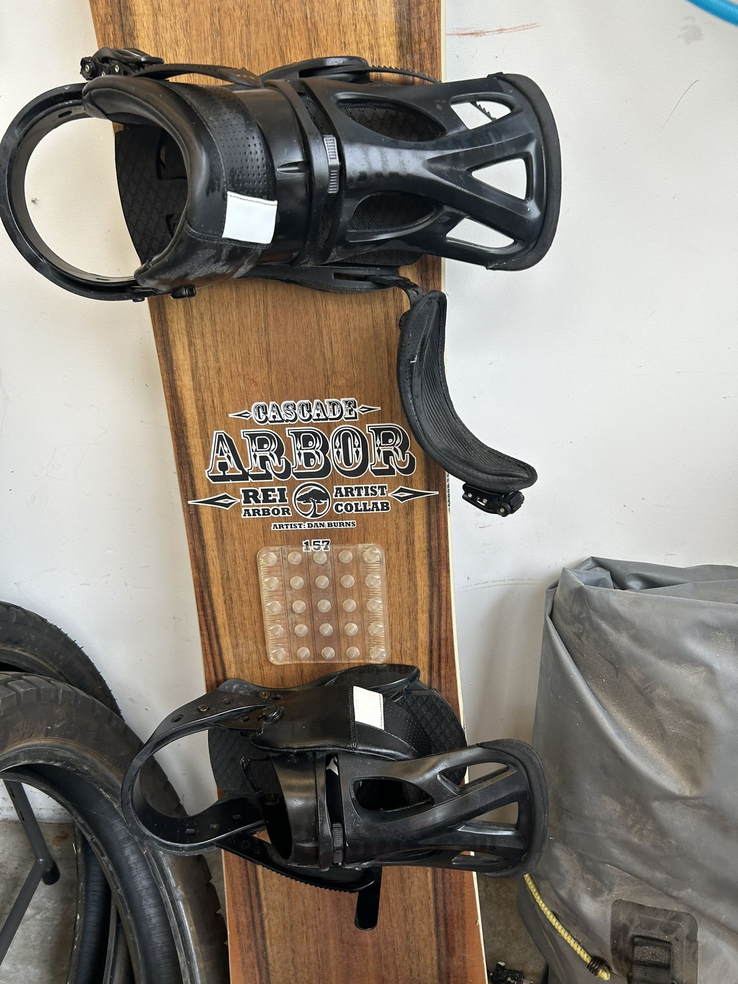 Arbor Element Snowboard. for Sale in Seattle, WA - OfferUp