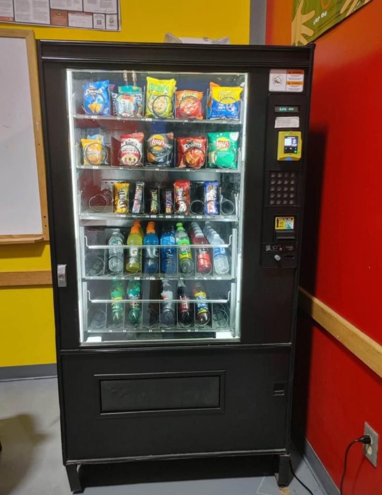 Vending Machine With A Card Reader for Sale in Chula Vista, CA - OfferUp