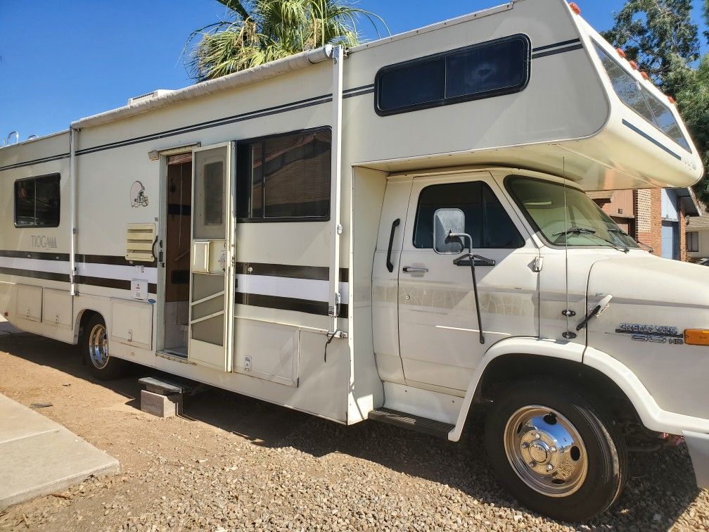 Chevy Tioga Rv LOW LOW MILES!!!! for Sale in Glendale, AZ - OfferUp