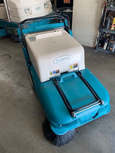 Reconditioned Tennant 3640 walk behind sweeper for Sale in HUNTINGTN ...