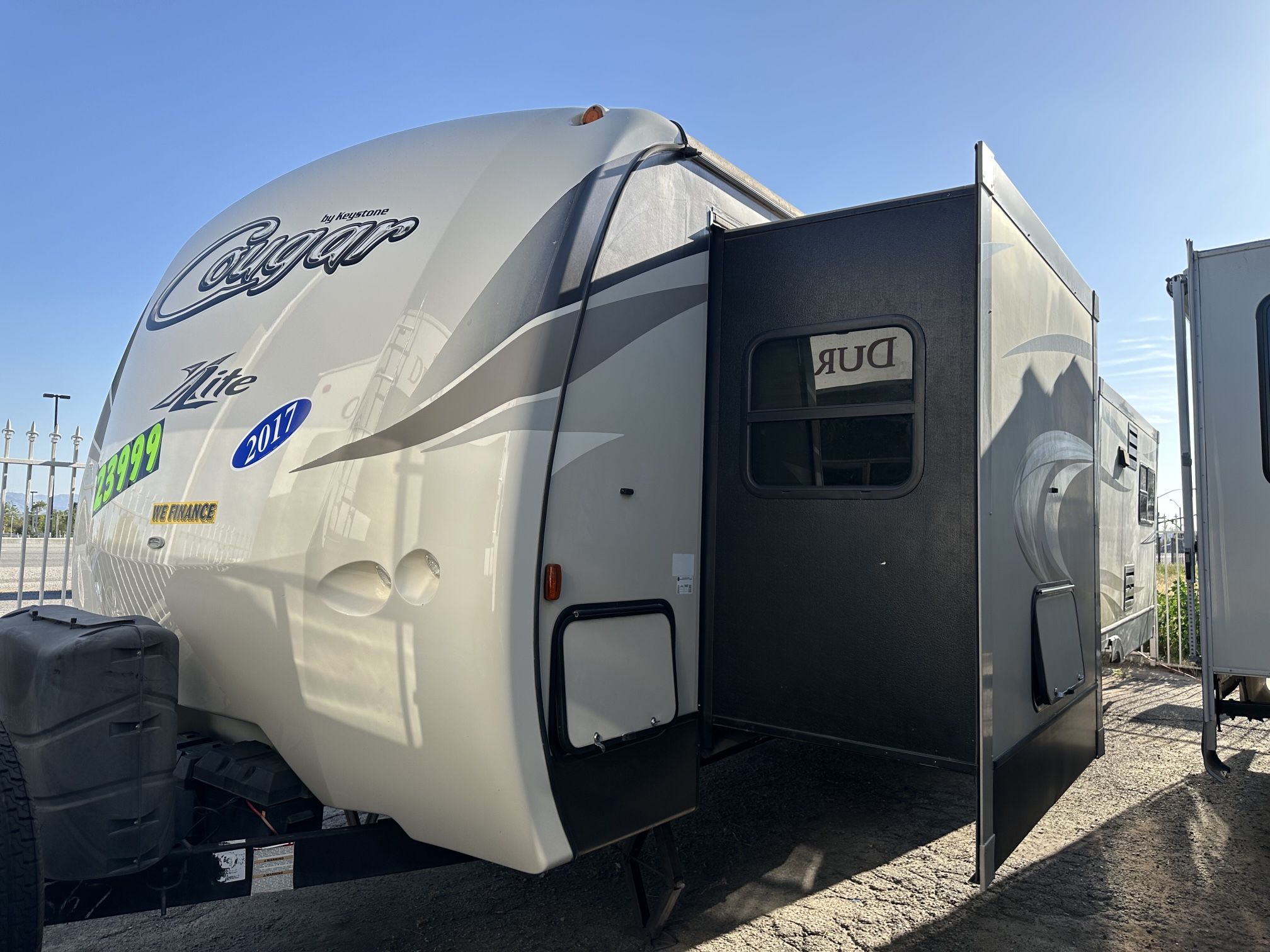 2017 Keystone Cougar Bumper Pull/rv/ Travel Trailer for Sale in San ...