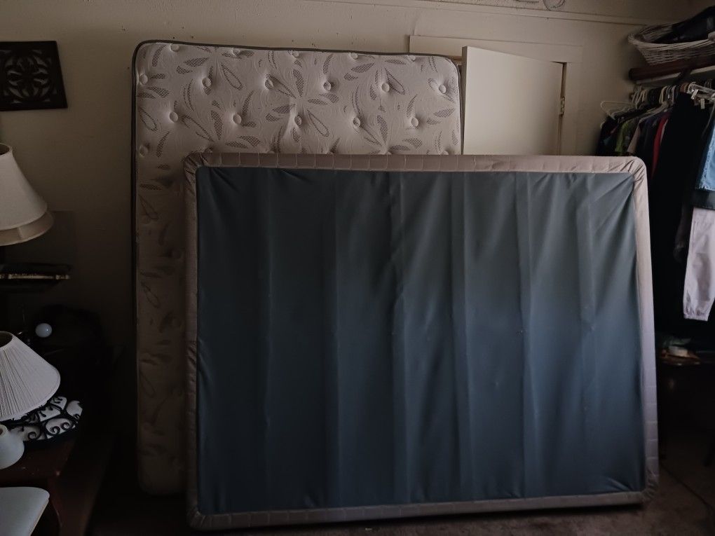 Full Size Mattress And Box Spring for Sale in San Antonio, TX - OfferUp