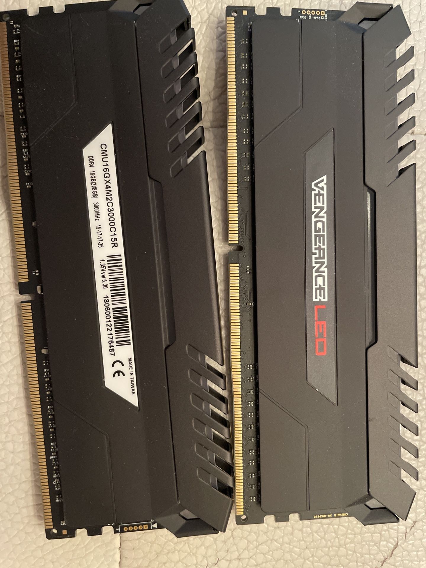 16 Gb 2x8 Ram Sticks Corsair Vengeance LED DDR4-3000 CL15 for Sale in ...