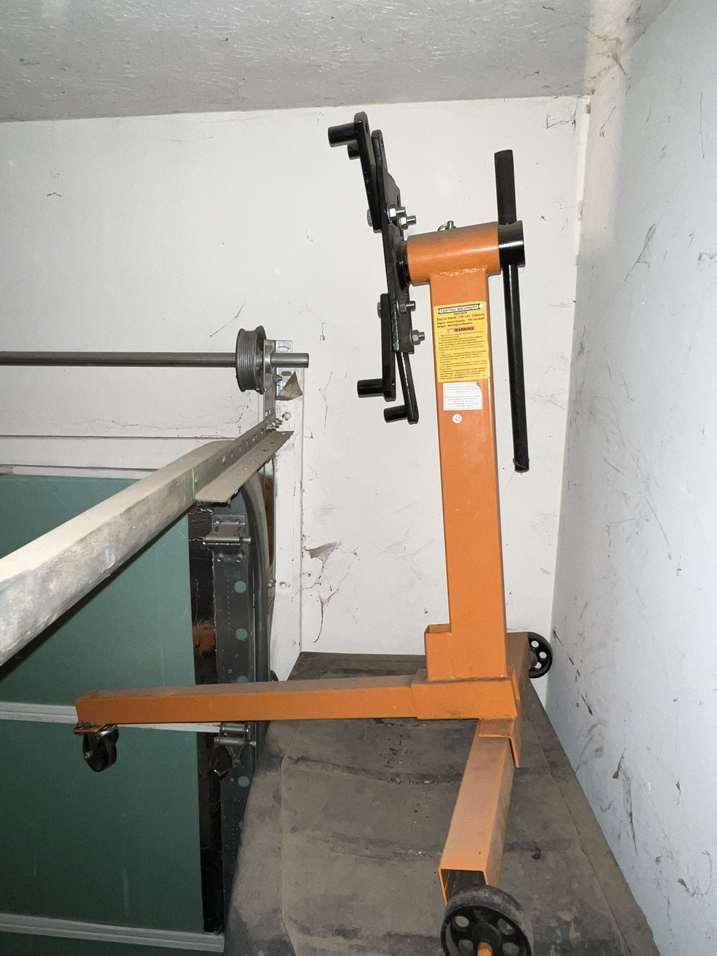 Like new! Central Machinery Engine Stand, 750 lbs Capacity, Model ...