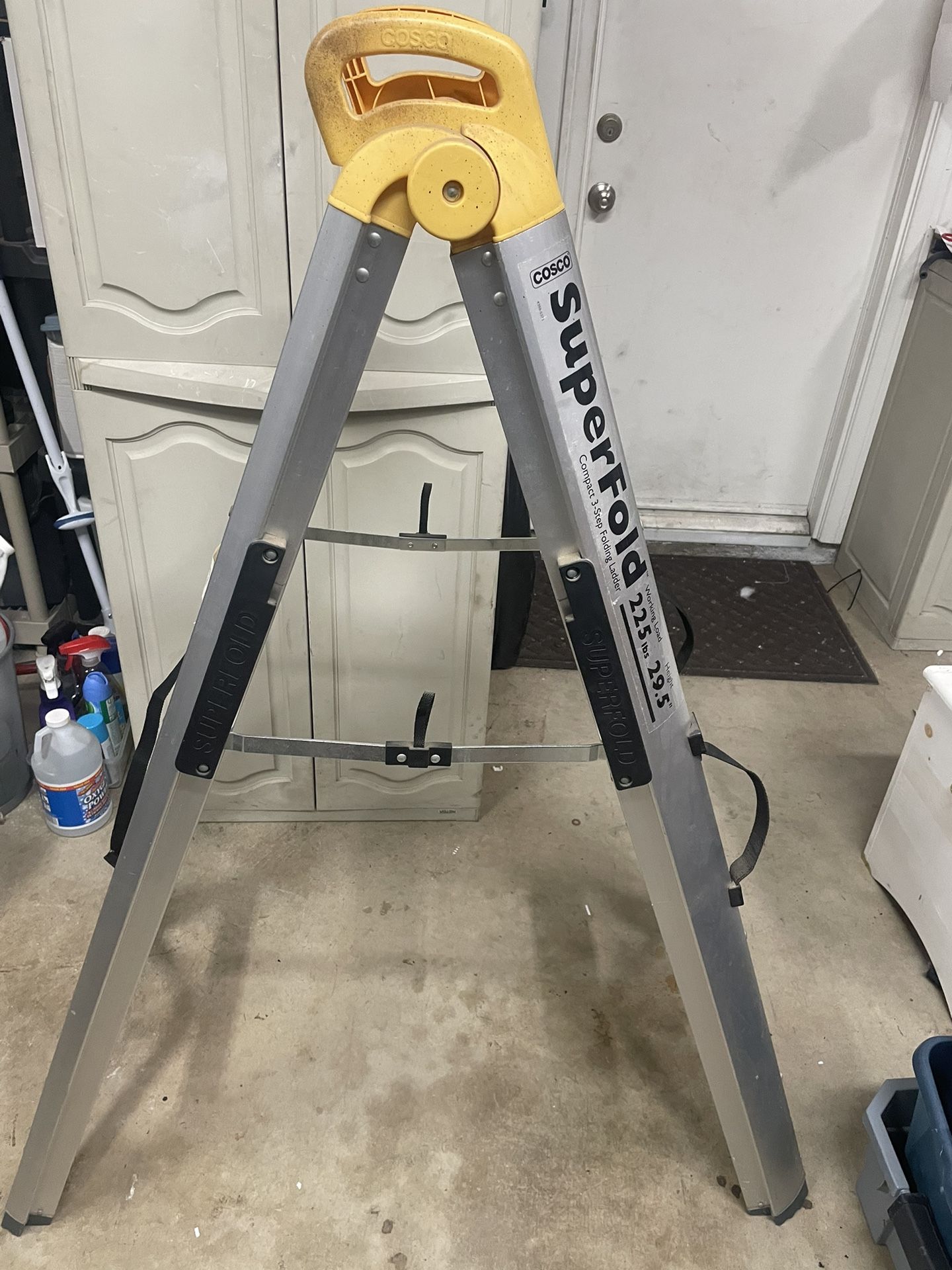 Cosco superfold Step Ladder for Sale in Murrieta, CA - OfferUp