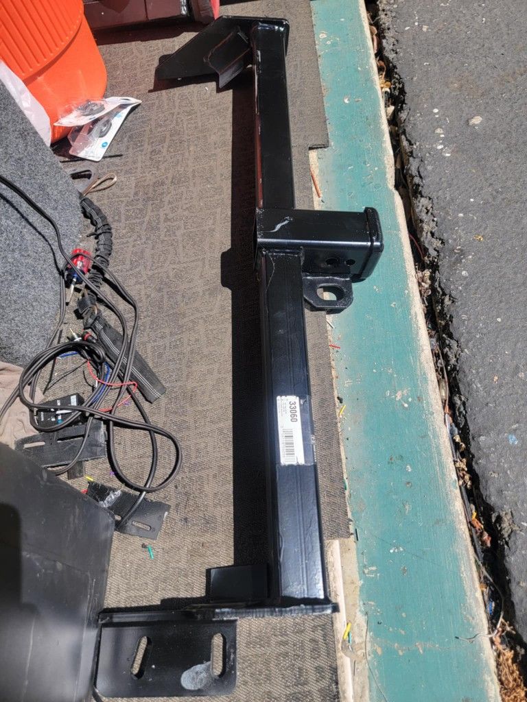 Rav 4 Tow Hitch for Sale in Montclair, CA - OfferUp