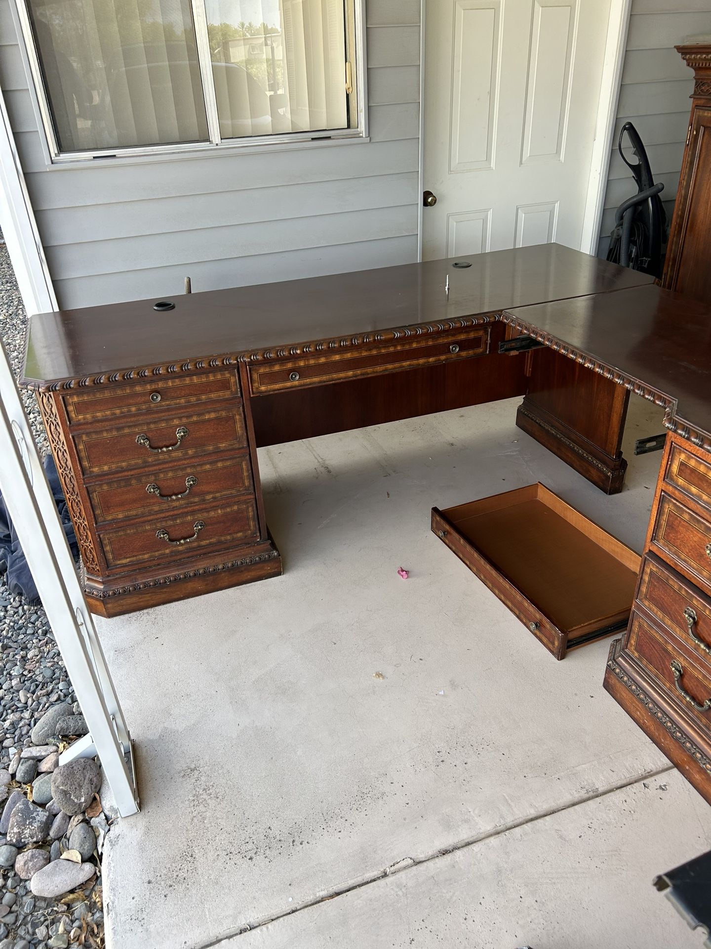 Large Executive Desk for Sale in Glendale, AZ - OfferUp