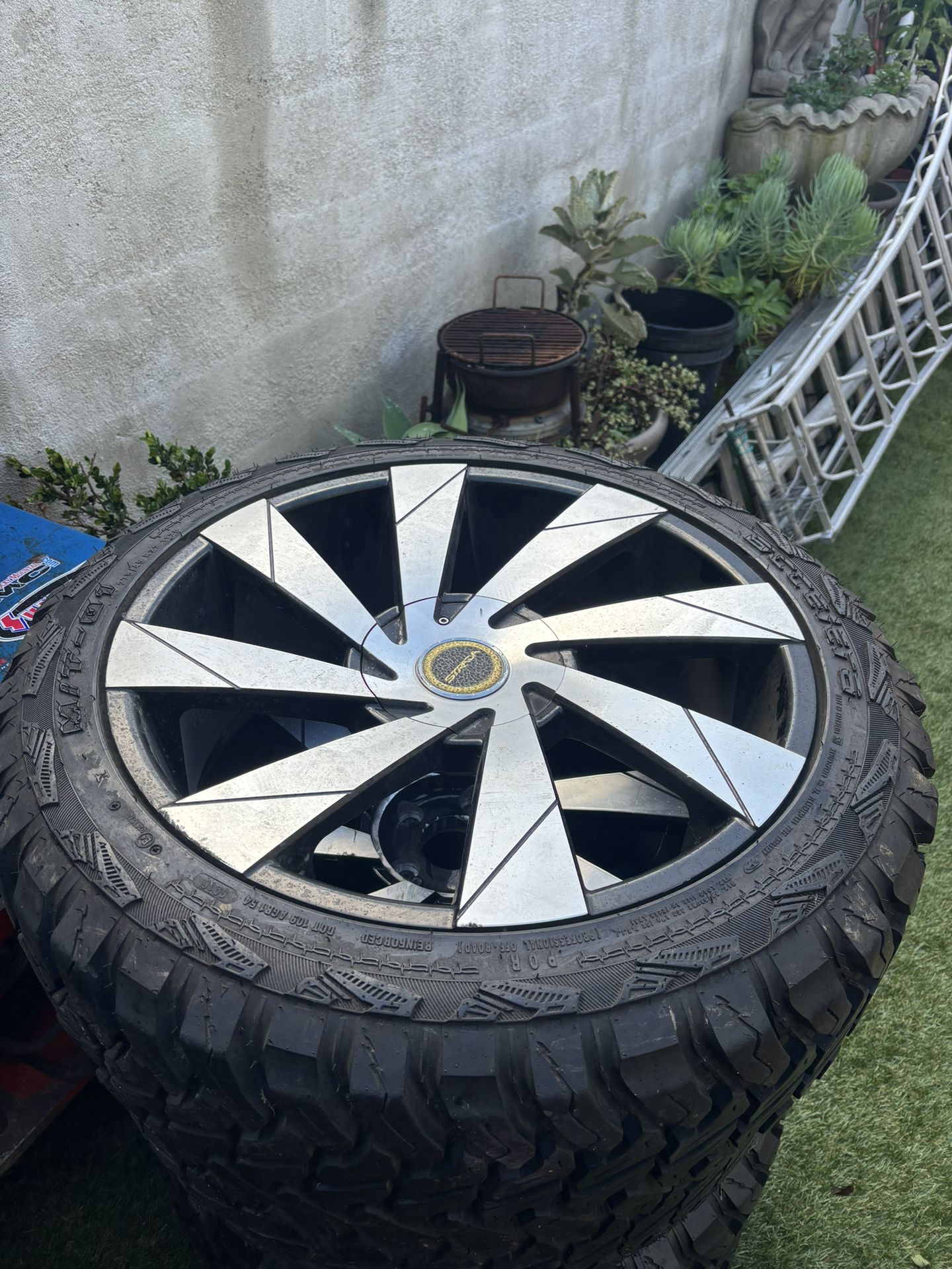 22 Inch Rims 5 Lug for Sale in Hawthorne, CA - OfferUp
