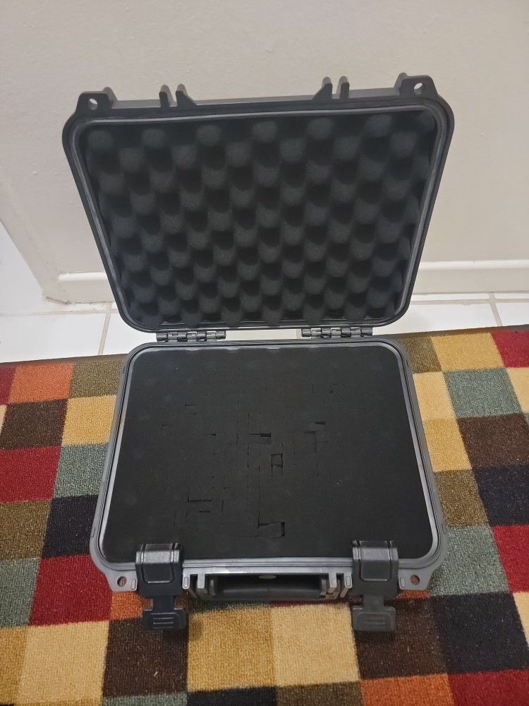 Husky Multi-use Weatherproof Case Black for Sale in Pomona, CA - OfferUp